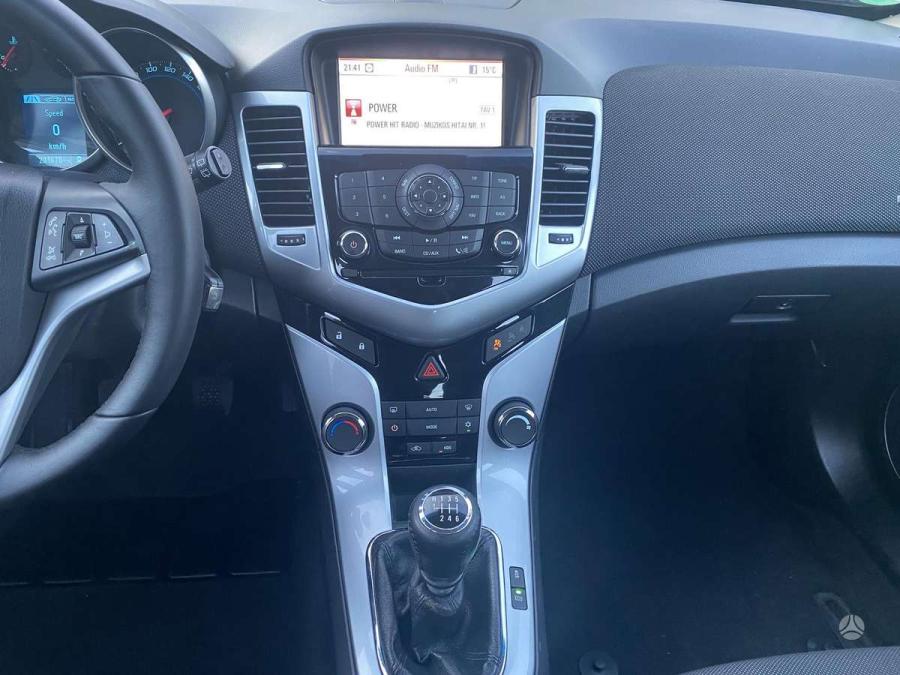 Black Chevrolet Cruze 2013 in Telschi, with an engine capacity of 1.70 L and mileage of 281 thousand km for 2500 €, photo 17 on AUTOMOTO.COM.LV