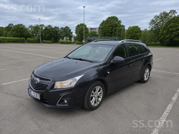Black Chevrolet Cruze 2013 in Riga, with an engine capacity of 1.40 L and mileage of 287 thousand km for 2200 €, photo 1 on AUTOMOTO.COM.LV