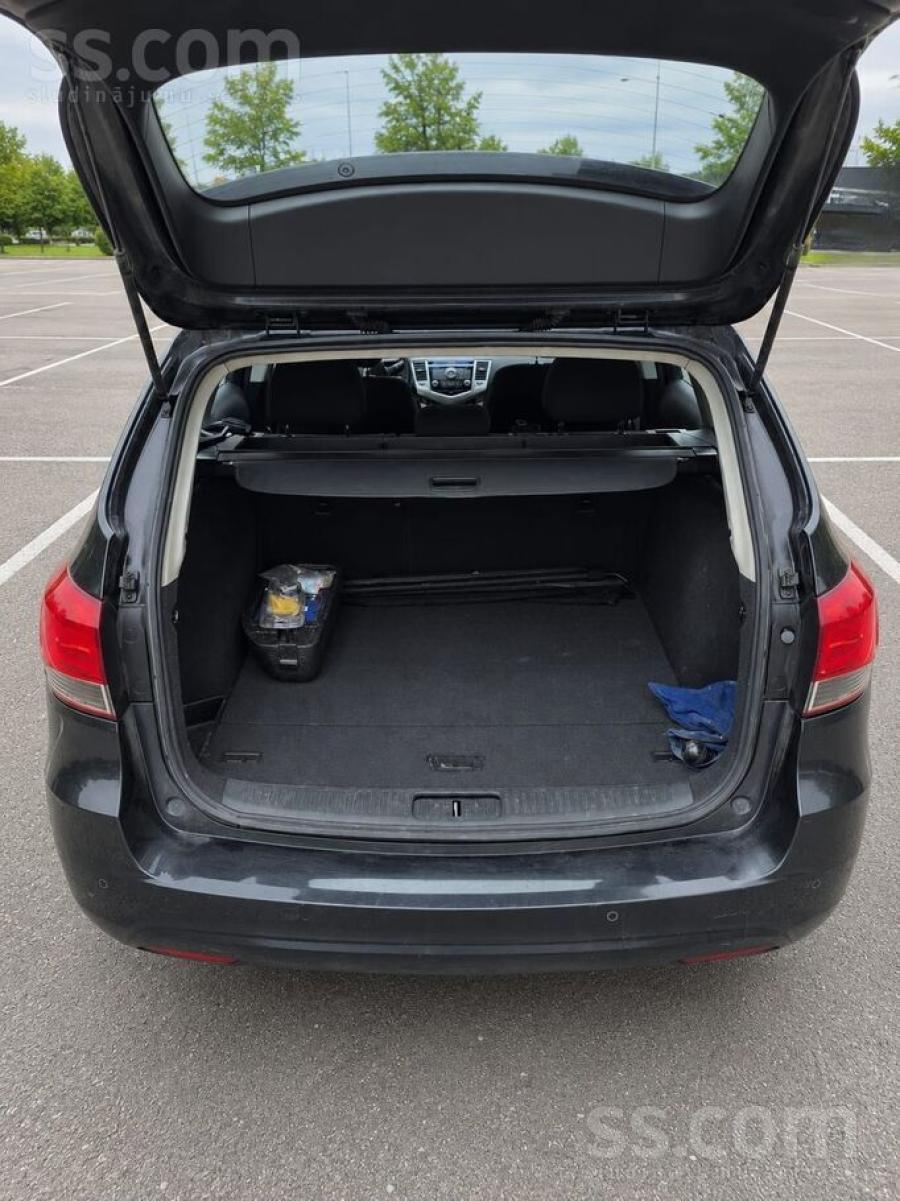 Melns Chevrolet Cruze 2013 Rīga, ar dzinēja tilpumu 1.40 L un nobraukumu 287 tūkst. km par 2200 €, foto 5 vietnē AUTOMOTO.COM.LV