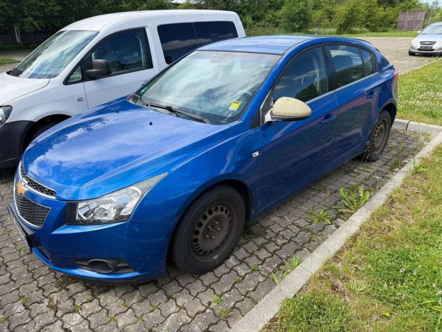 Zils Chevrolet Cruze 2012 Marijampole, ar dzinēja tilpumu 2.00 L un nobraukumu 300 tūkst. km par 1550 €, foto 6 vietnē AUTOMOTO.COM.LV