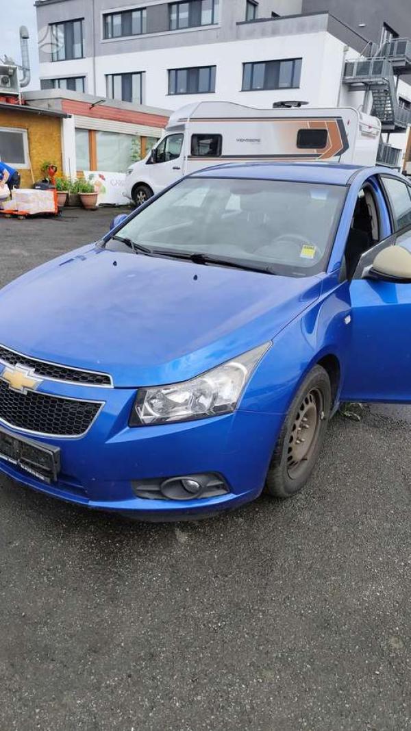 Zils Chevrolet Cruze 2012 Marijampole, ar dzinēja tilpumu 2.00 L un nobraukumu 300 tūkst. km par 1550 €, foto 1 vietnē AUTOMOTO.COM.LV
