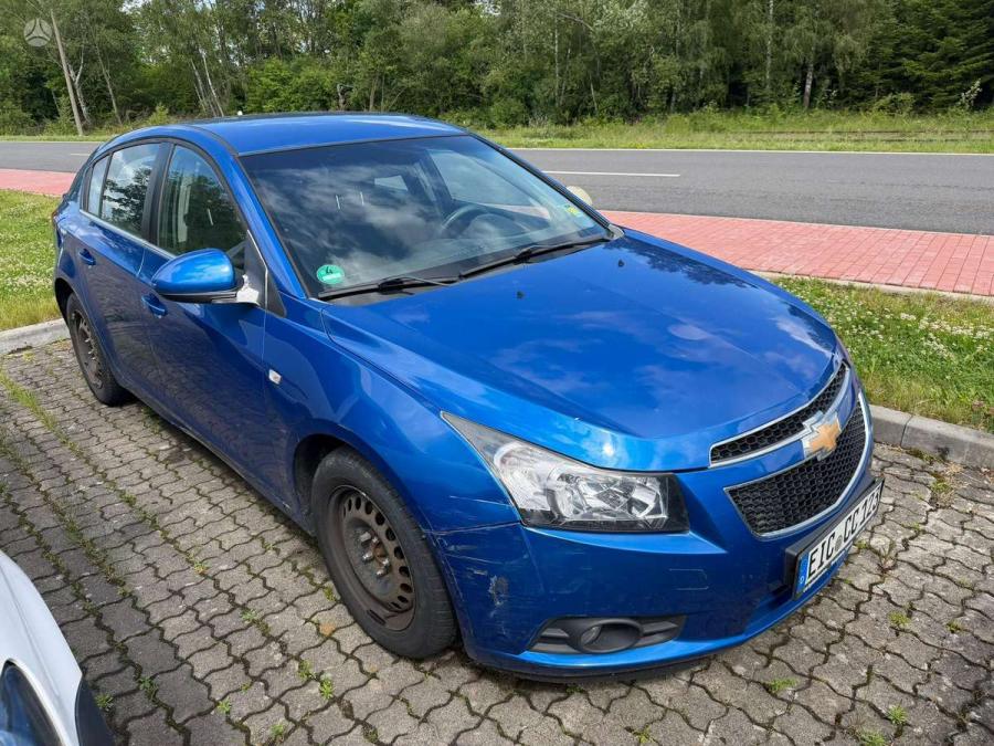 Zils Chevrolet Cruze 2012 Marijampole, ar dzinēja tilpumu 2.00 L un nobraukumu 300 tūkst. km par 1550 €, foto 3 vietnē AUTOMOTO.COM.LV