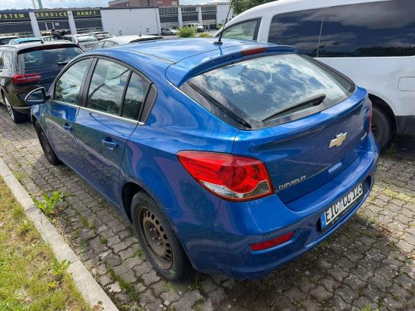 Zils Chevrolet Cruze 2012 Marijampole, ar dzinēja tilpumu 2.00 L un nobraukumu 300 tūkst. km par 1550 €, foto 3 vietnē AUTOMOTO.COM.LV