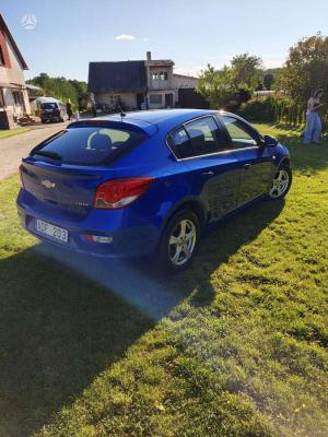 Zils Chevrolet Cruze 2012 Viļņa, ar dzinēja tilpumu 1.80 L un nobraukumu 140 tūkst. km par 3450 €, foto 5 vietnē AUTOMOTO.COM.LV