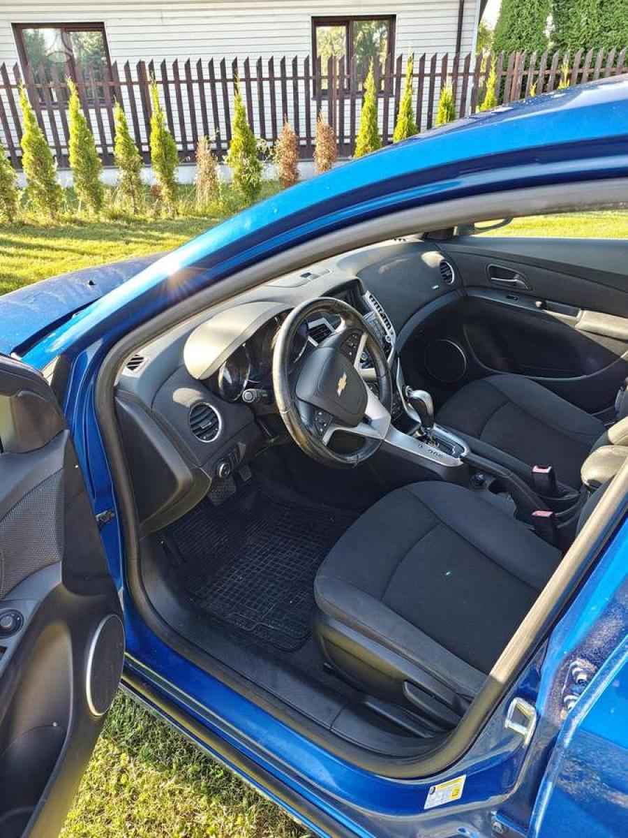 Zils Chevrolet Cruze 2012 Viļņa, ar dzinēja tilpumu 1.80 L un nobraukumu 140 tūkst. km par 3450 €, foto 6 vietnē AUTOMOTO.COM.LV