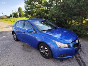 Blue Chevrolet Cruze 2012 in Marijampole, with an engine capacity of 2.00 L and mileage of 300 thousand km for 950 €, photo 4 on AUTOMOTO.COM.LV