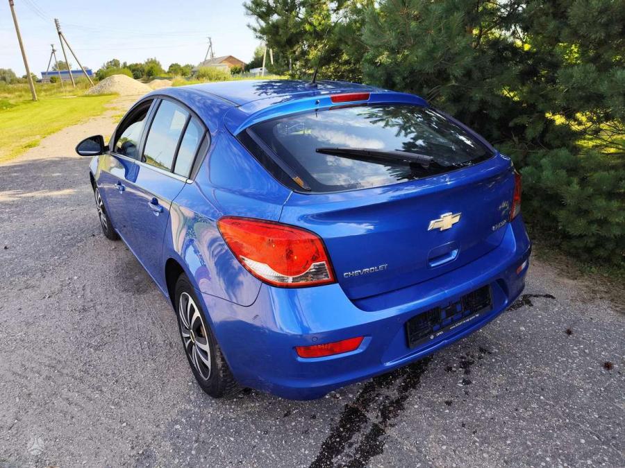 Blue Chevrolet Cruze 2012 in Marijampole, with an engine capacity of 2.00 L and mileage of 300 thousand km for 950 €, photo 6 on AUTOMOTO.COM.LV