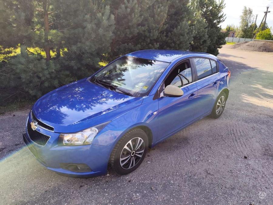 Blue Chevrolet Cruze 2012 in Marijampole, with an engine capacity of 2.00 L and mileage of 300 thousand km for 950 €, photo 7 on AUTOMOTO.COM.LV