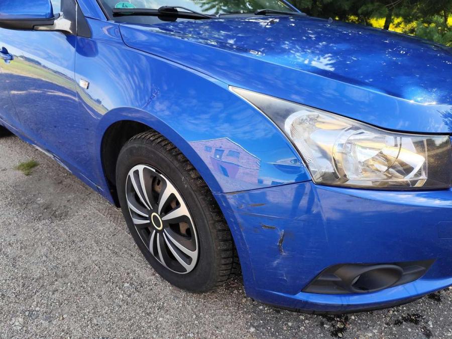 Blue Chevrolet Cruze 2012 in Marijampole, with an engine capacity of 2.00 L and mileage of 300 thousand km for 950 €, photo 8 on AUTOMOTO.COM.LV