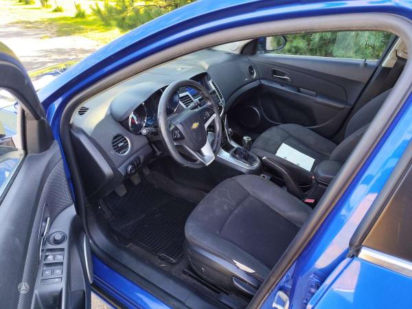 Zils Chevrolet Cruze 2012 Marijampole, ar dzinēja tilpumu 2.00 L un nobraukumu 300 tūkst. km par 950 €, foto 9 vietnē AUTOMOTO.COM.LV