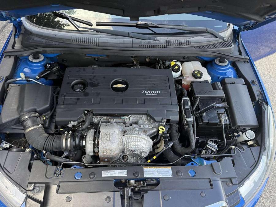 Blue Chevrolet Cruze 2012 in Marijampole, with an engine capacity of 2.00 L and mileage of 210 thousand km for 1550 €, photo 12 on AUTOMOTO.COM.LV
