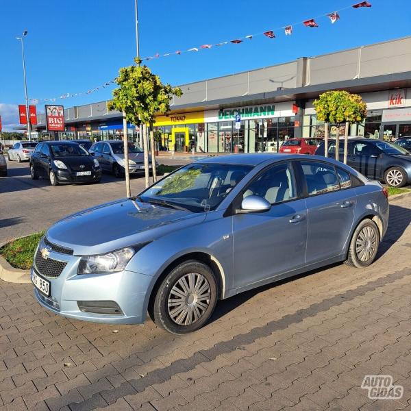 Blue Chevrolet Cruze 2010 in Alytus, with an engine capacity of 2.00 L and mileage of 325 thousand km for 1950 €, photo 7 on AUTOMOTO.COM.LV