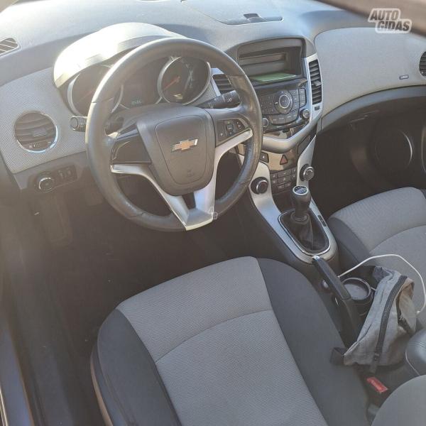 Blue Chevrolet Cruze 2010 in Alytus, with an engine capacity of 2.00 L and mileage of 325 thousand km for 1950 €, photo 10 on AUTOMOTO.COM.LV