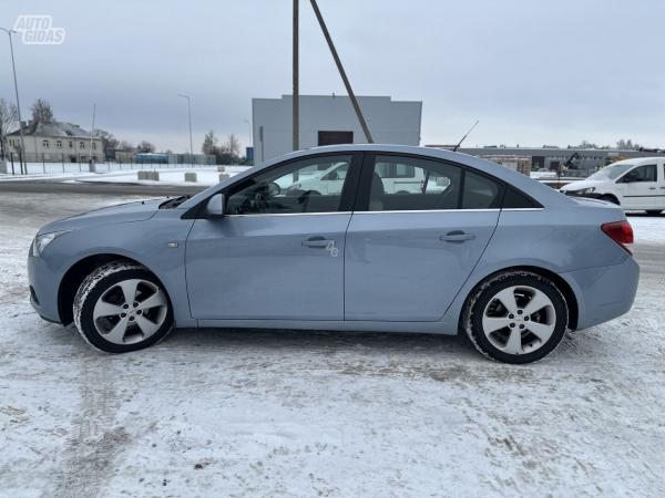 Blue Chevrolet Cruze 2011 in Marijampole, with an engine capacity of 1.80 L and mileage of 110 thousand km for 3699 €, photo 4 on AUTOMOTO.COM.LV