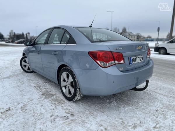 Blue Chevrolet Cruze 2011 in Marijampole, with an engine capacity of 1.80 L and mileage of 110 thousand km for 3699 €, photo 5 on AUTOMOTO.COM.LV