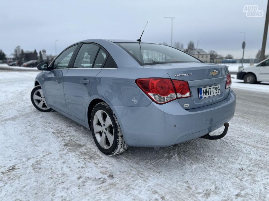 Zils Chevrolet Cruze 2011 Marijampole, ar dzinēja tilpumu 1.80 L un nobraukumu 110 tūkst. km par 3699 €, foto 5 vietnē AUTOMOTO.COM.LV