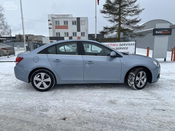 Blue Chevrolet Cruze 2011 in Marijampole, with an engine capacity of 1.80 L and mileage of 110 thousand km for 3699 €, photo 8 on AUTOMOTO.COM.LV