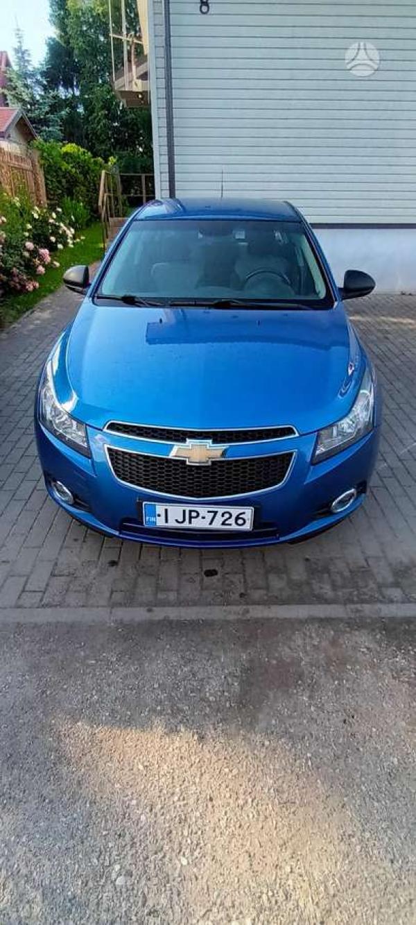 Blue Chevrolet Cruze 2011 in Moletai, with an engine capacity of 2.00 L and mileage of 201 thousand km for 3300 €, photo 6 on AUTOMOTO.COM.LV