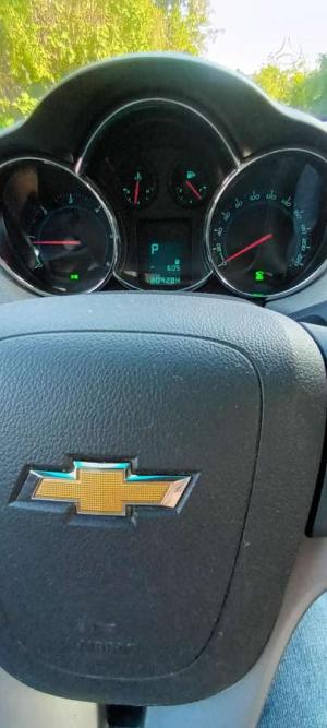 Blue Chevrolet Cruze 2011 in Moletai, with an engine capacity of 2.00 L and mileage of 201 thousand km for 3300 €, photo 9 on AUTOMOTO.COM.LV