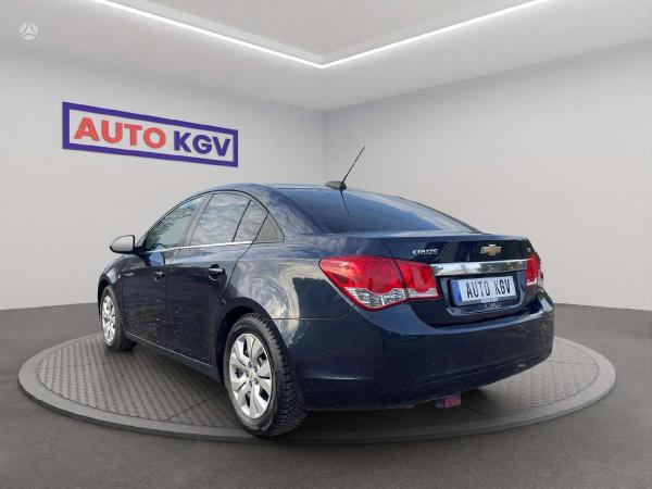 Blue Chevrolet Cruze 2015 in Vilnius, with an engine capacity of 1.40 L and mileage of 164 thousand km for 5299 €, photo 3 on AUTOMOTO.COM.LV