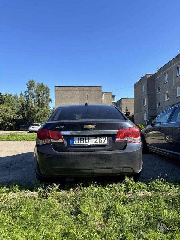 Blue Chevrolet Cruze 2015 in Vilnius, with an engine capacity of 1.36 L and mileage of 169 thousand km for 5000 €, photo 5 on AUTOMOTO.COM.LV