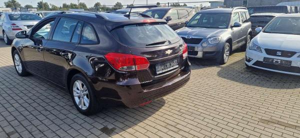 Brūns Chevrolet Cruze 2013 Marijampole, ar dzinēja tilpumu 1.40 L un nobraukumu 116 tūkst. km par 2700 €, foto 4 vietnē AUTOMOTO.COM.LV
