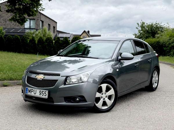 Pelēks Chevrolet Cruze 2012 Viļņa, ar dzinēja tilpumu 0.00 L un nobraukumu 210 tūkst. km par 4500 €, foto 2 vietnē AUTOMOTO.COM.LV