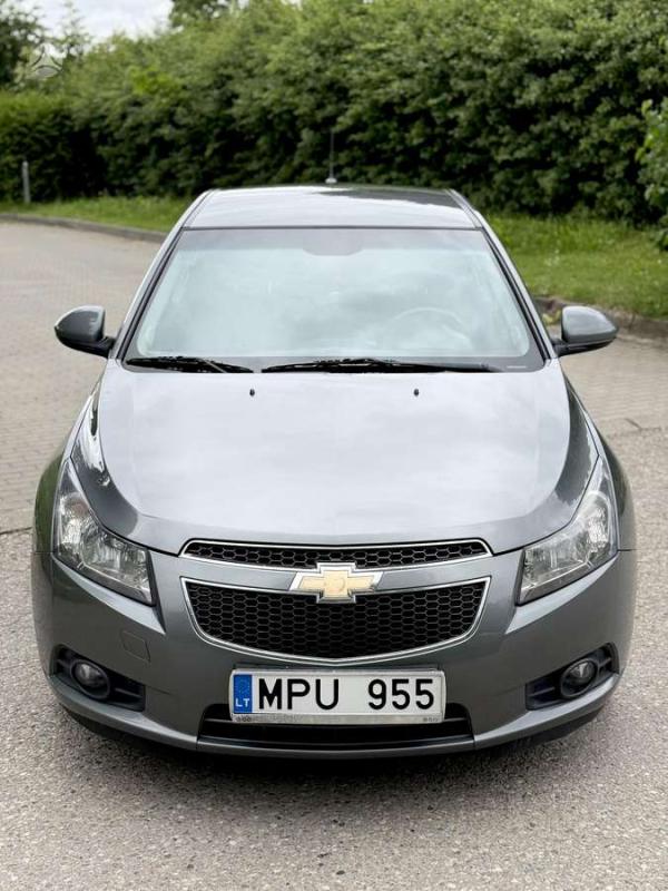Pelēks Chevrolet Cruze 2012 Viļņa, ar dzinēja tilpumu 0.00 L un nobraukumu 210 tūkst. km par 4500 €, foto 3 vietnē AUTOMOTO.COM.LV