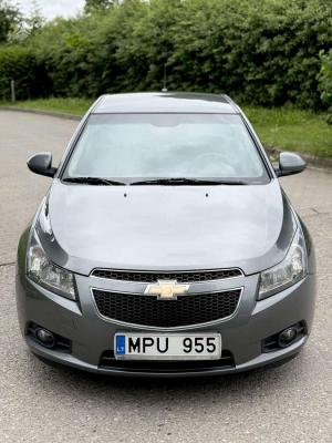 Pelēks Chevrolet Cruze 2012 Viļņa, ar dzinēja tilpumu 0.00 L un nobraukumu 210 tūkst. km par 4500 €, foto 4 vietnē AUTOMOTO.COM.LV