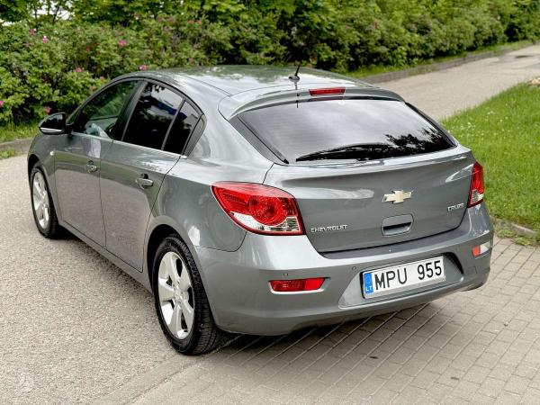 Pelēks Chevrolet Cruze 2012 Viļņa, ar dzinēja tilpumu 0.00 L un nobraukumu 210 tūkst. km par 4500 €, foto 5 vietnē AUTOMOTO.COM.LV