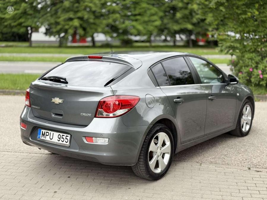 Pelēks Chevrolet Cruze 2012 Viļņa, ar dzinēja tilpumu 0.00 L un nobraukumu 210 tūkst. km par 4500 €, foto 7 vietnē AUTOMOTO.COM.LV