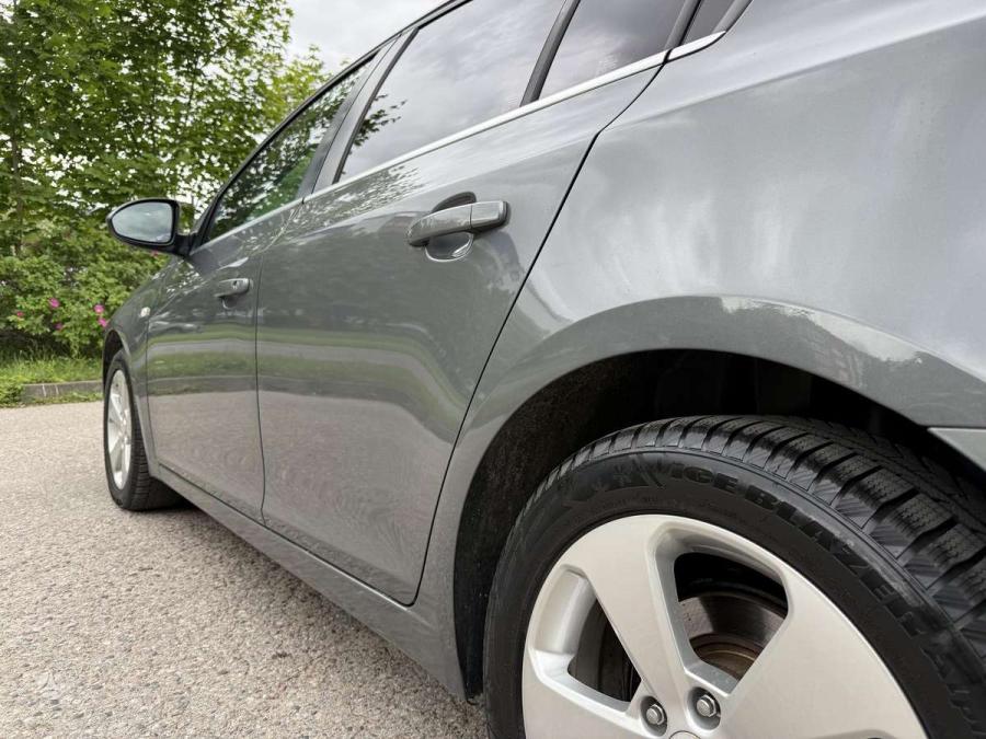 Pelēks Chevrolet Cruze 2012 Viļņa, ar dzinēja tilpumu 0.00 L un nobraukumu 210 tūkst. km par 4500 €, foto 12 vietnē AUTOMOTO.COM.LV
