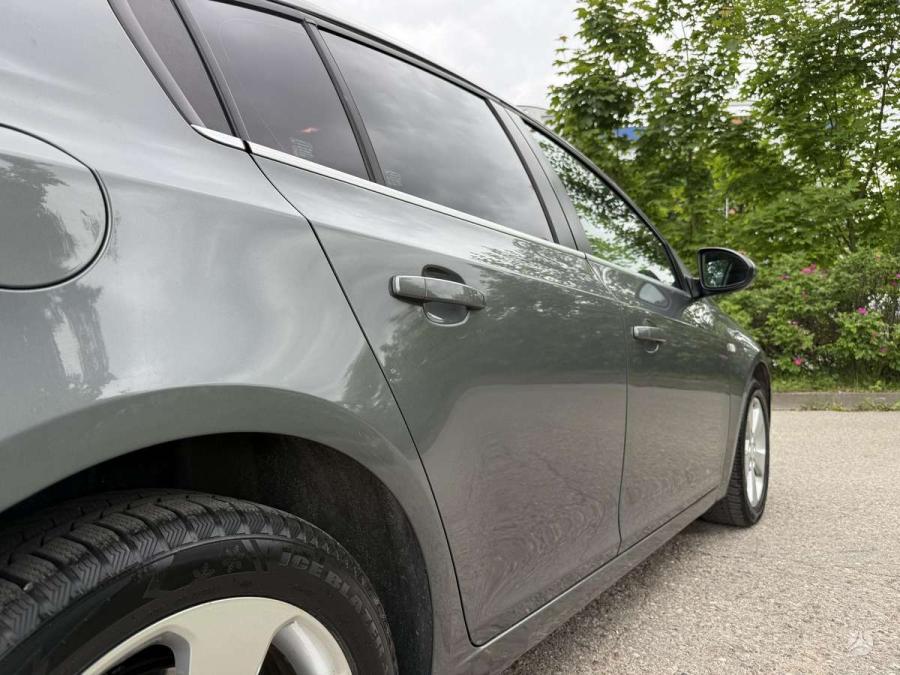Pelēks Chevrolet Cruze 2012 Viļņa, ar dzinēja tilpumu 0.00 L un nobraukumu 210 tūkst. km par 4500 €, foto 14 vietnē AUTOMOTO.COM.LV