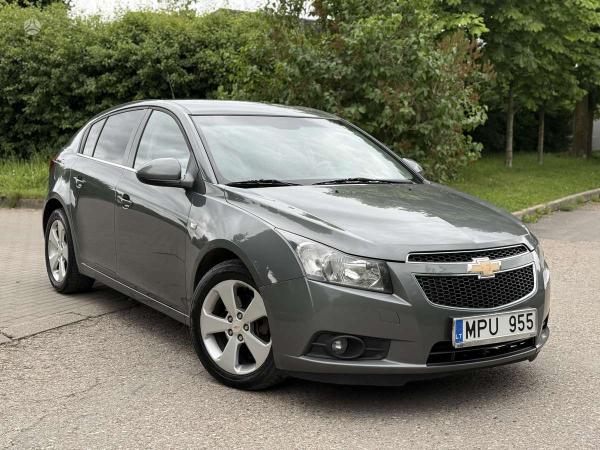 Pelēks Chevrolet Cruze 2012 Viļņa, ar dzinēja tilpumu 2.00 L un nobraukumu 211 tūkst. km par 4000 €, foto 1 vietnē AUTOMOTO.COM.LV
