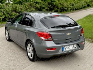 Grey Chevrolet Cruze 2012 in Vilnius, with an engine capacity of 2.00 L and mileage of 211 thousand km for 4000 €, photo 6 on AUTOMOTO.COM.LV