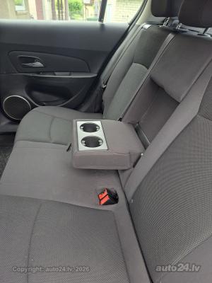 Pelēks Chevrolet Cruze 2012 Tallina, ar dzinēja tilpumu 1.60 L un nobraukumu 148 tūkst. km par 4500 €, foto 7 vietnē AUTOMOTO.COM.LV