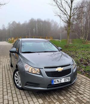 Pelēks Chevrolet Cruze 2013 Šauļi, ar dzinēja tilpumu 1.70 L un nobraukumu 170 tūkst. km par 2750 €, foto 2 vietnē AUTOMOTO.COM.LV