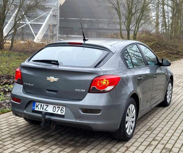 Pelēks Chevrolet Cruze 2013 Šauļi, ar dzinēja tilpumu 1.70 L un nobraukumu 170 tūkst. km par 2750 €, foto 6 vietnē AUTOMOTO.COM.LV