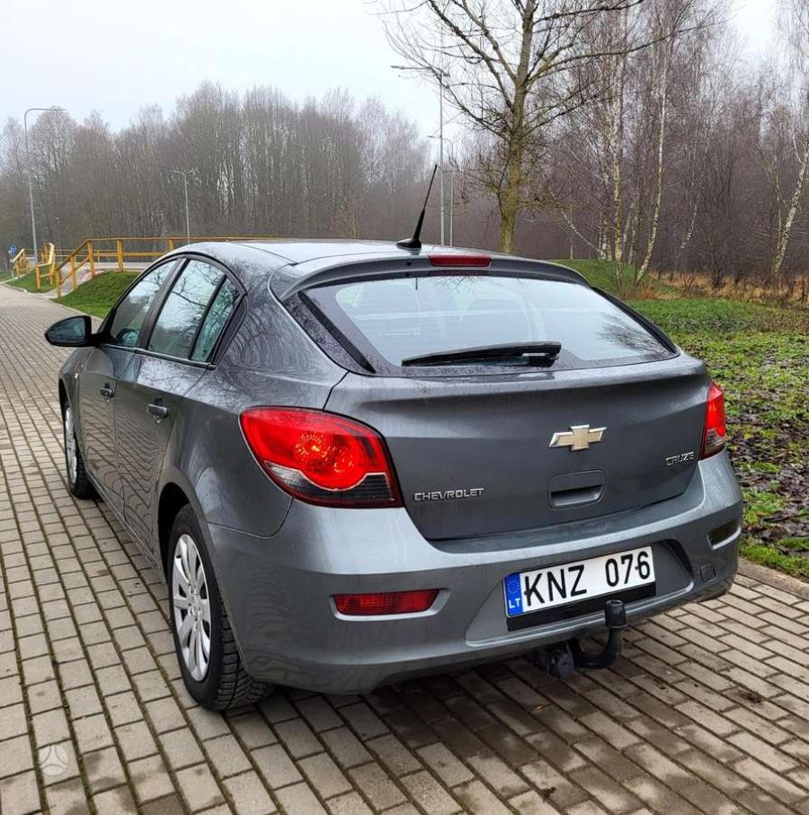 Pelēks Chevrolet Cruze 2013 Šauļi, ar dzinēja tilpumu 1.70 L un nobraukumu 170 tūkst. km par 2750 €, foto 15 vietnē AUTOMOTO.COM.LV