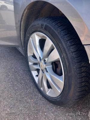 Grey Chevrolet Cruze 2014 in Tallinn, with an engine capacity of 1.80 L and mileage of 128 thousand km for 6000 €, photo 11 on AUTOMOTO.COM.LV