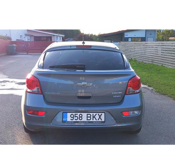 Grey Chevrolet Cruze 2014 in Tallinn, with an engine capacity of 1.80 L and mileage of 125 thousand km for 5000 €, photo 4 on AUTOMOTO.COM.LV