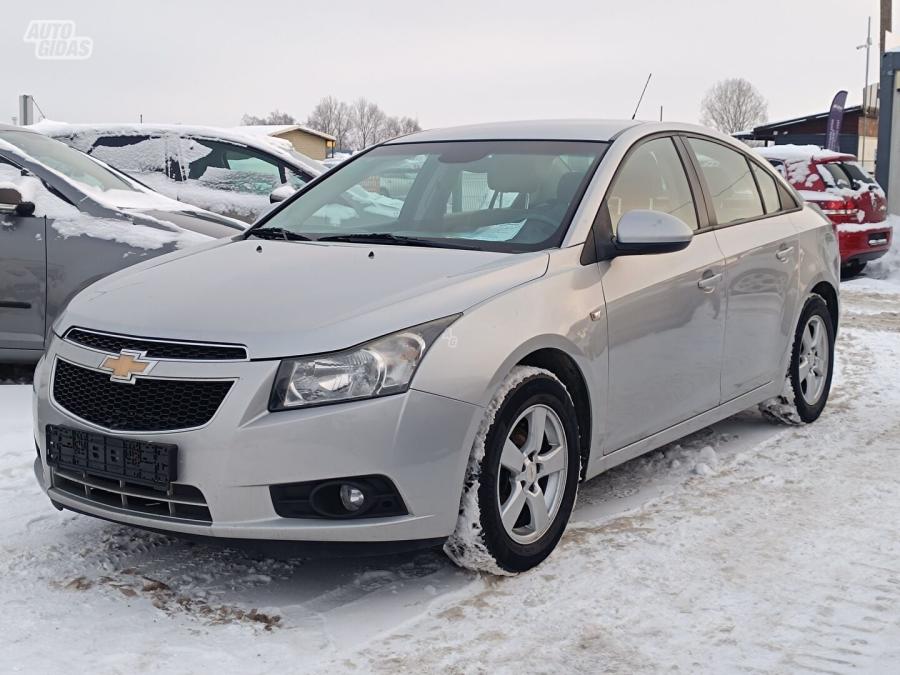 Pelēks Chevrolet Cruze 2010 Kretinga, ar dzinēja tilpumu 1.60 L un nobraukumu 199 tūkst. km par 3350 €, foto 1 vietnē AUTOMOTO.COM.LV