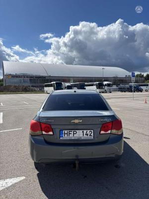 Pelēks Chevrolet Cruze 2010 Šauļi, ar dzinēja tilpumu 1.99 L un nobraukumu 284 tūkst. km par 2178 €, foto 7 vietnē AUTOMOTO.COM.LV