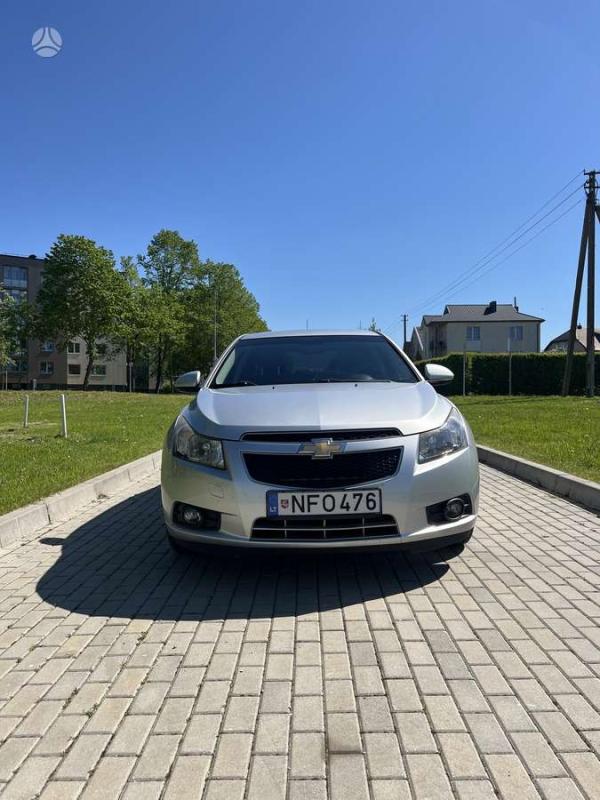 Pelēks Chevrolet Cruze 2011 Telšiai, ar dzinēja tilpumu 1.60 L un nobraukumu 164 tūkst. km par 3200 €, foto 3 vietnē AUTOMOTO.COM.LV
