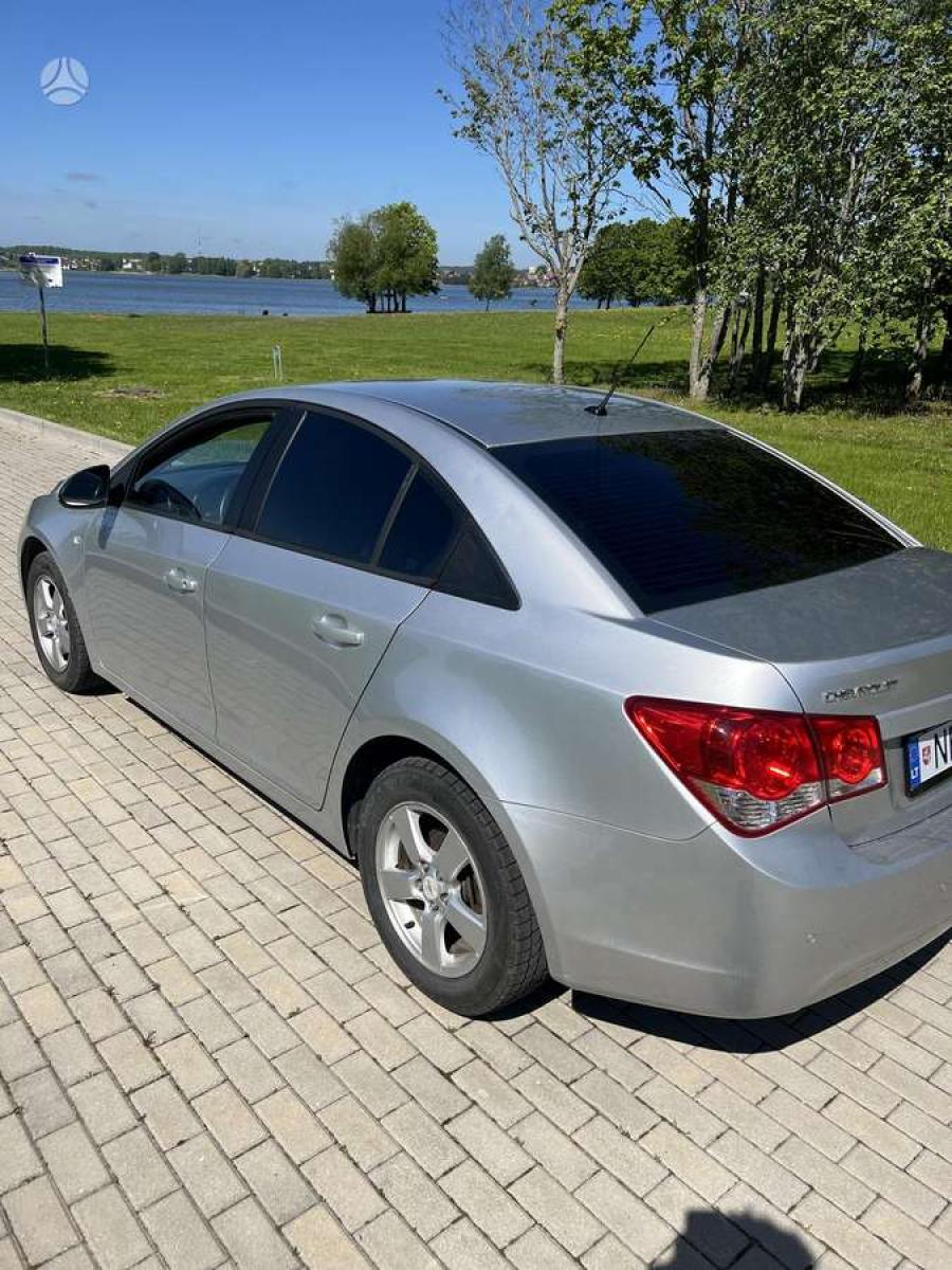 Pelēks Chevrolet Cruze 2011 Telšiai, ar dzinēja tilpumu 1.60 L un nobraukumu 164 tūkst. km par 3200 €, foto 6 vietnē AUTOMOTO.COM.LV