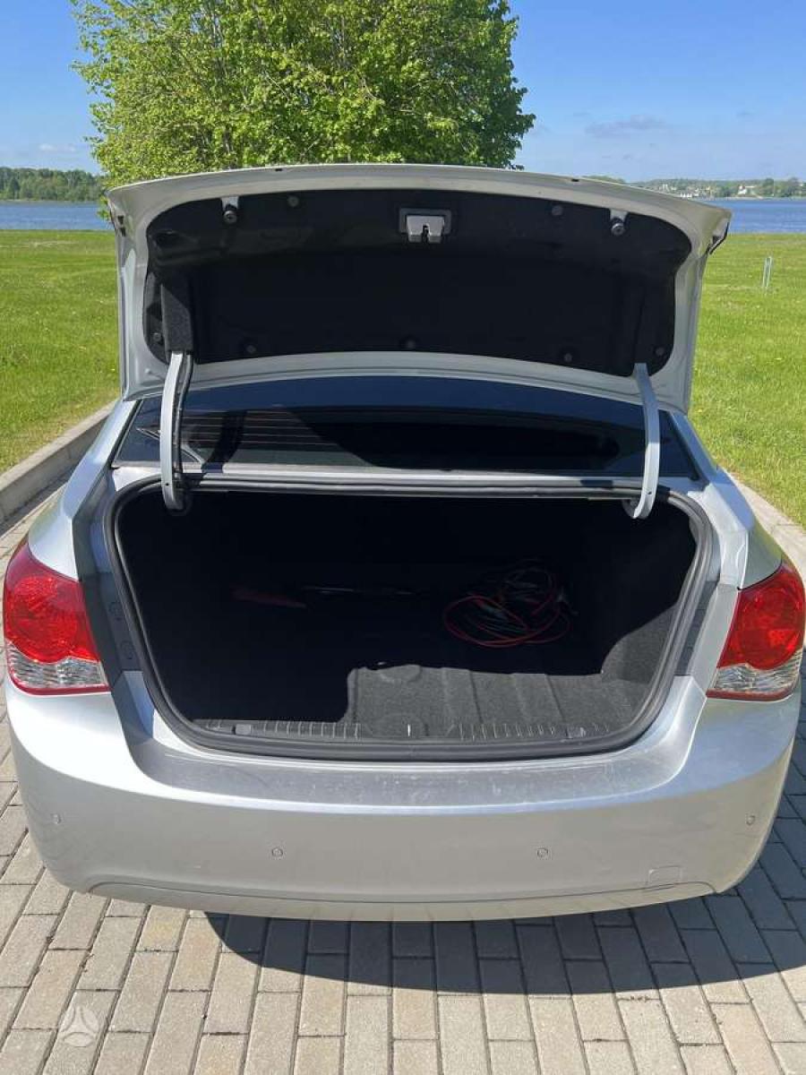 Pelēks Chevrolet Cruze 2011 Telšiai, ar dzinēja tilpumu 1.60 L un nobraukumu 164 tūkst. km par 3200 €, foto 10 vietnē AUTOMOTO.COM.LV