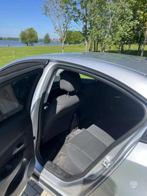 Pelēks Chevrolet Cruze 2011 Telšiai, ar dzinēja tilpumu 1.60 L un nobraukumu 164 tūkst. km par 3200 €, foto 13 vietnē AUTOMOTO.COM.LV