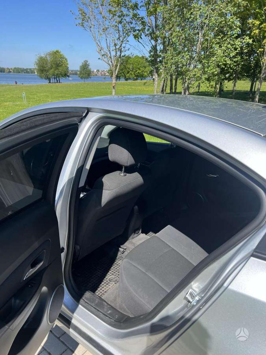 Pelēks Chevrolet Cruze 2011 Telšiai, ar dzinēja tilpumu 1.60 L un nobraukumu 164 tūkst. km par 3200 €, foto 13 vietnē AUTOMOTO.COM.LV