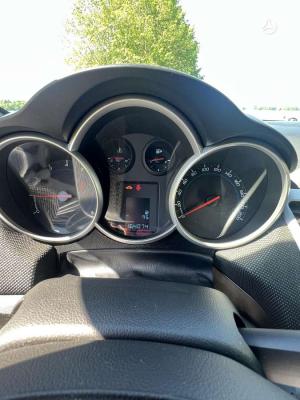 Pelēks Chevrolet Cruze 2011 Telšiai, ar dzinēja tilpumu 1.60 L un nobraukumu 164 tūkst. km par 3200 €, foto 24 vietnē AUTOMOTO.COM.LV