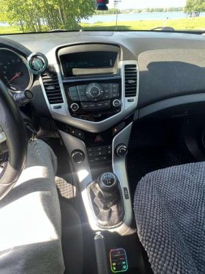 Pelēks Chevrolet Cruze 2011 Telšiai, ar dzinēja tilpumu 1.60 L un nobraukumu 164 tūkst. km par 3200 €, foto 25 vietnē AUTOMOTO.COM.LV